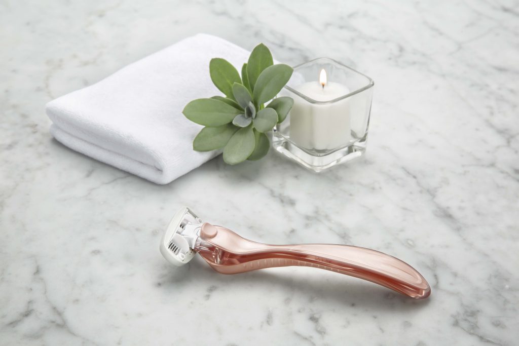 המותג INTUITION משיק מוצר חדשני: סכין גילוח לנשים המעושרת בחומצה ...